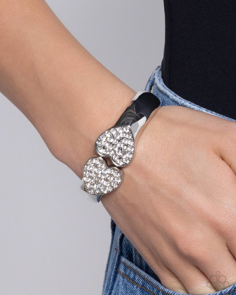Paparazzi ♥ Romantic Rhapsody - White ♥ Bracelet – LisaAbercrombie