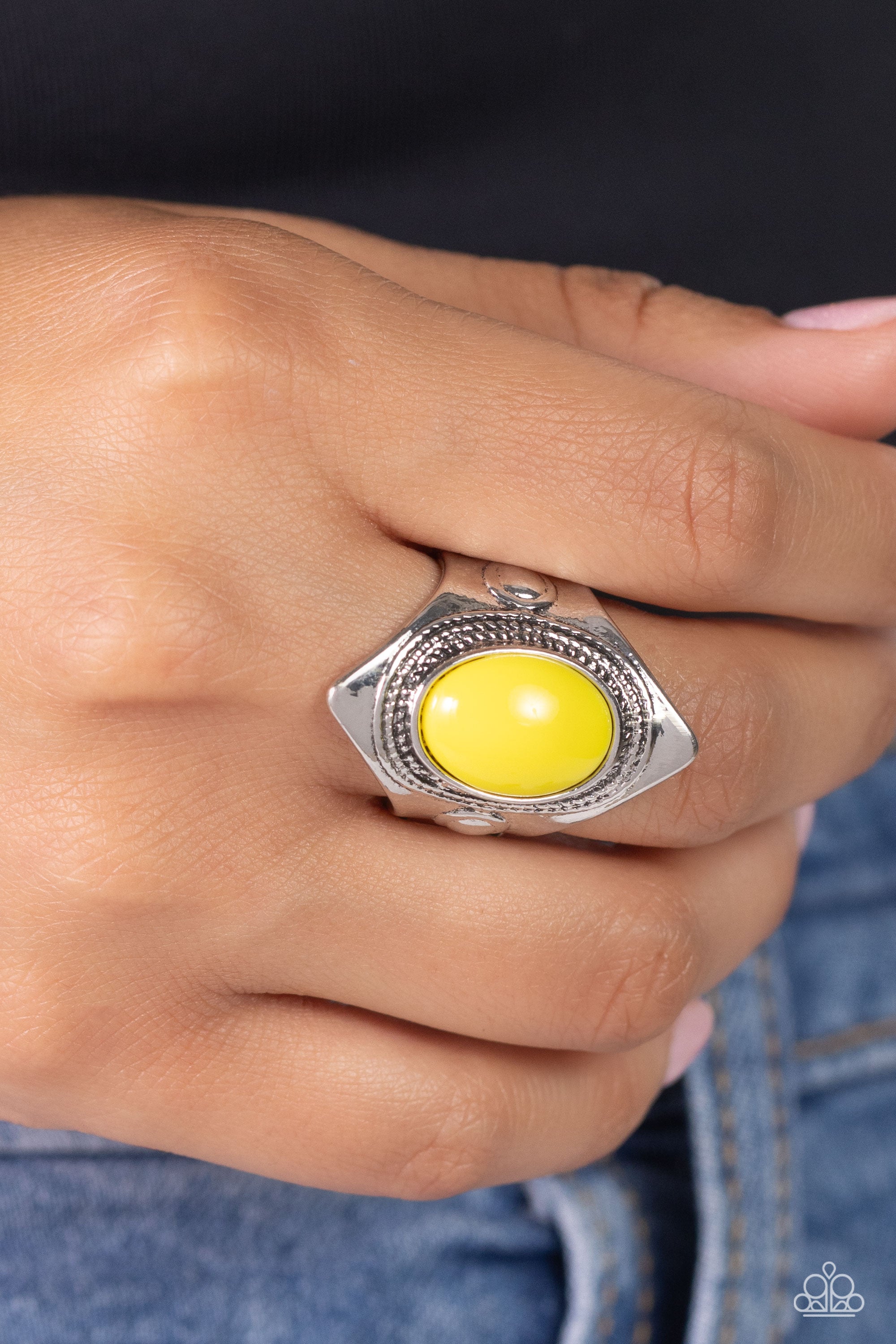 Paparazzi ♥ Safari Sightseer - Yellow ♥ Ring – LisaAbercrombie