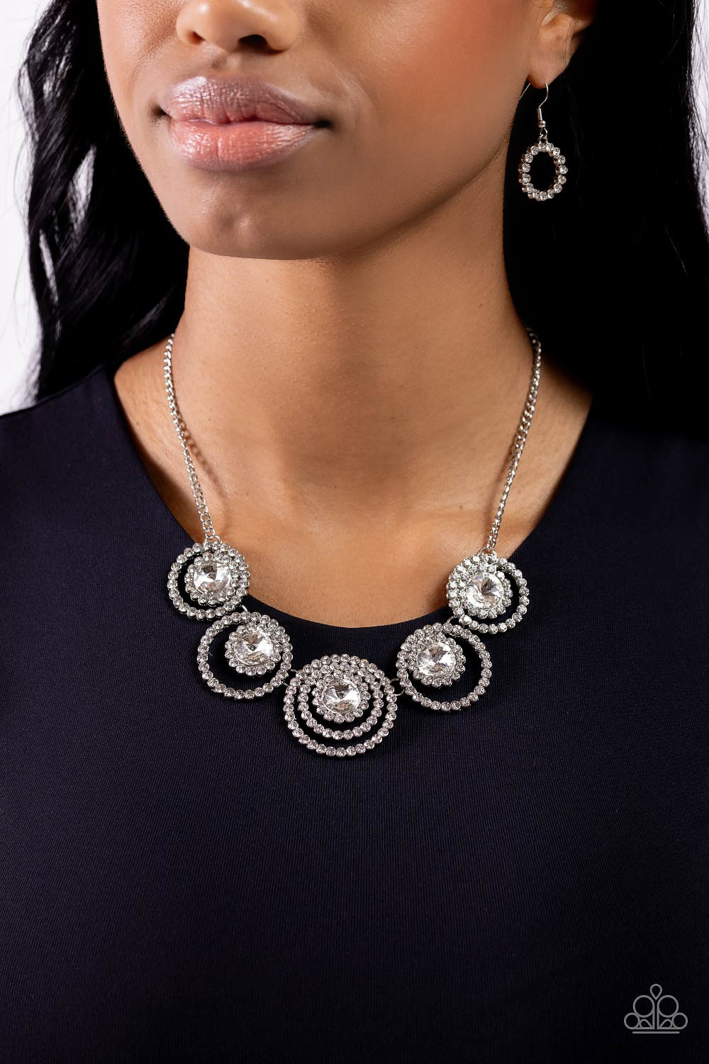 *Ordered 9/3* Paparazzi ♥ Dramatic Darling - White ♥ Necklace