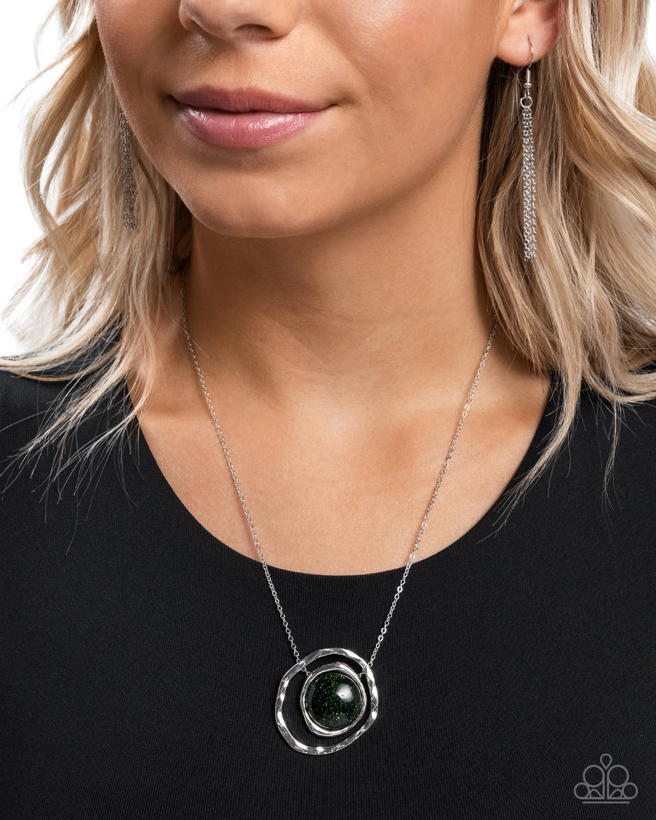 *Ordered 9/4* Paparazzi ♥ Gentle Glitter - Green ♥ Necklace