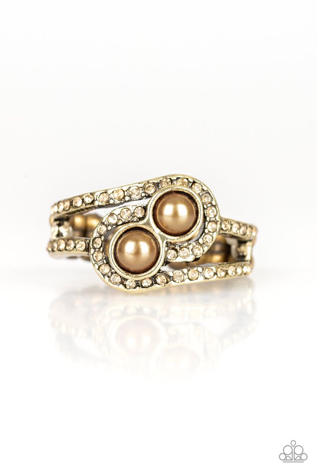 Paparazzi ♥ Collect Up Front - Brass ♥ Ring – LisaAbercrombie